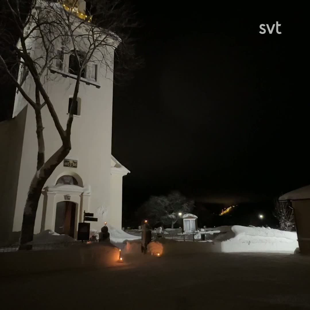 Hassela kyrka öppen för ljuständning för den avlidna pojken | SVT Nyheter